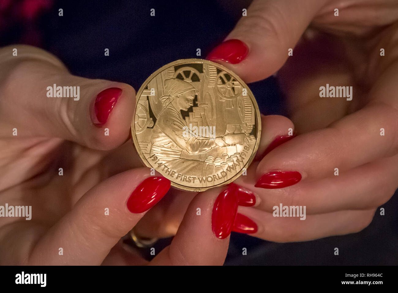 First gold sovereign coin hi-res stock photography and images - Alamy