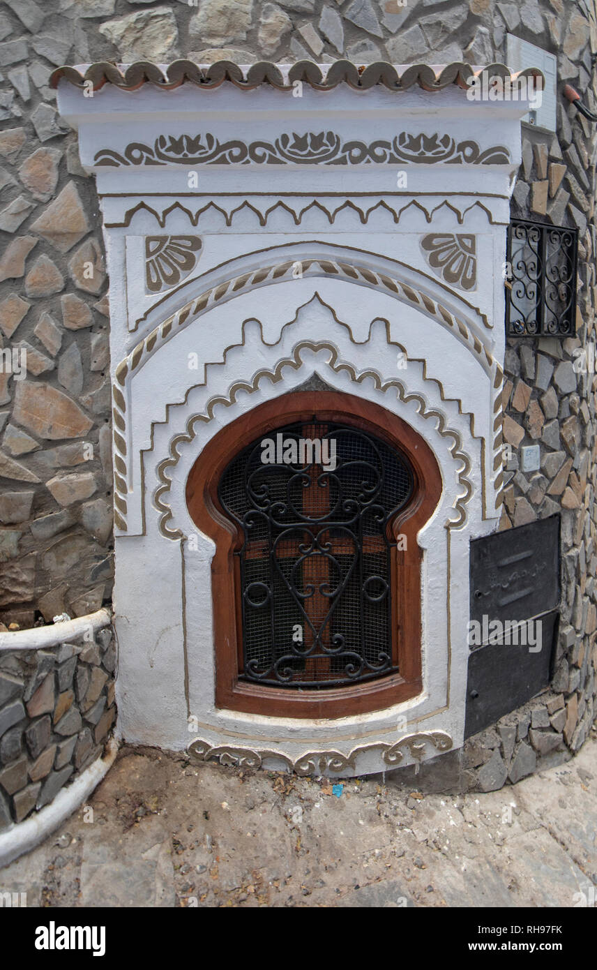 Arabic house window hi-res stock photography and images - Alamy