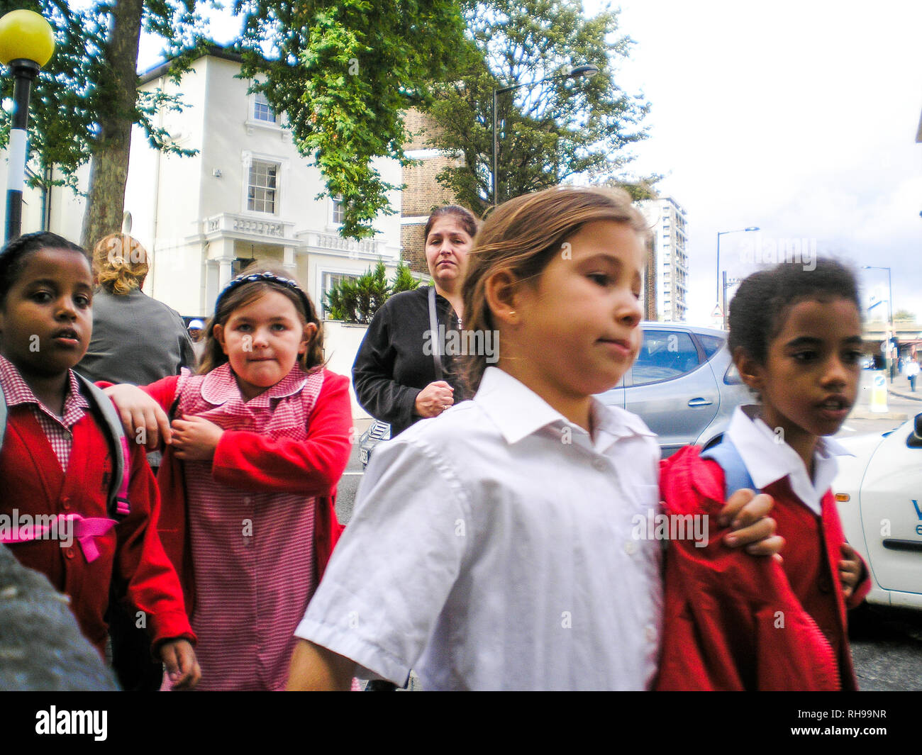 Muslim schoolgirls uk hi-res stock photography and images - Alamy