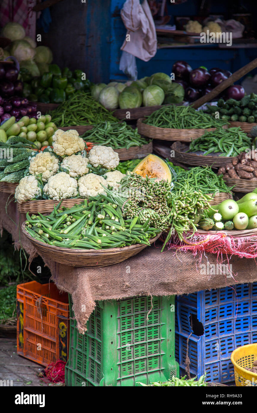 Mumbai food stall with fresh vegetables in India Stock Photo - Alamy
