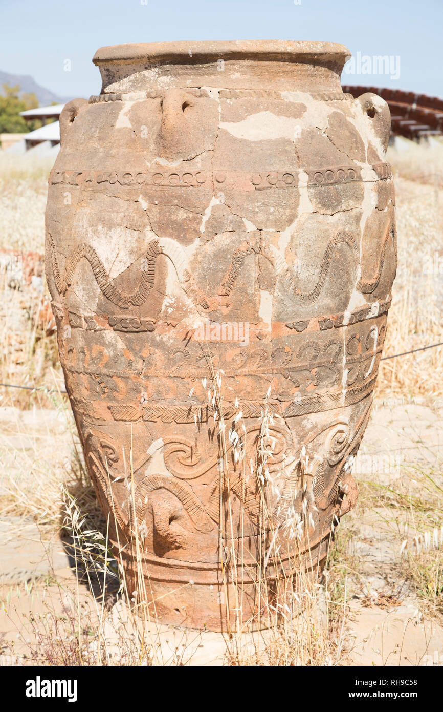 Ceramic craftsmanship hi-res stock photography and images - Alamy