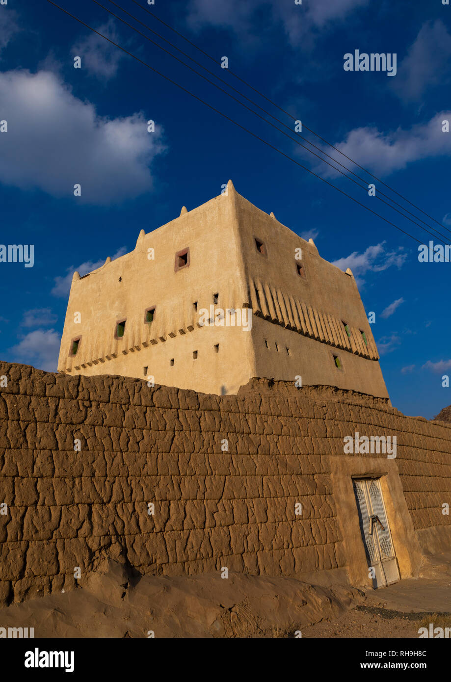 Traditional old mud house, Asir province, Ahad Rufaidah, Saudi Arabia ...