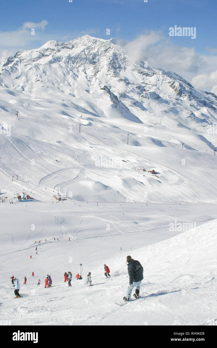 Skiing in Val d'Isere, French Alps, Savoie, France Stock Photo - Alamy