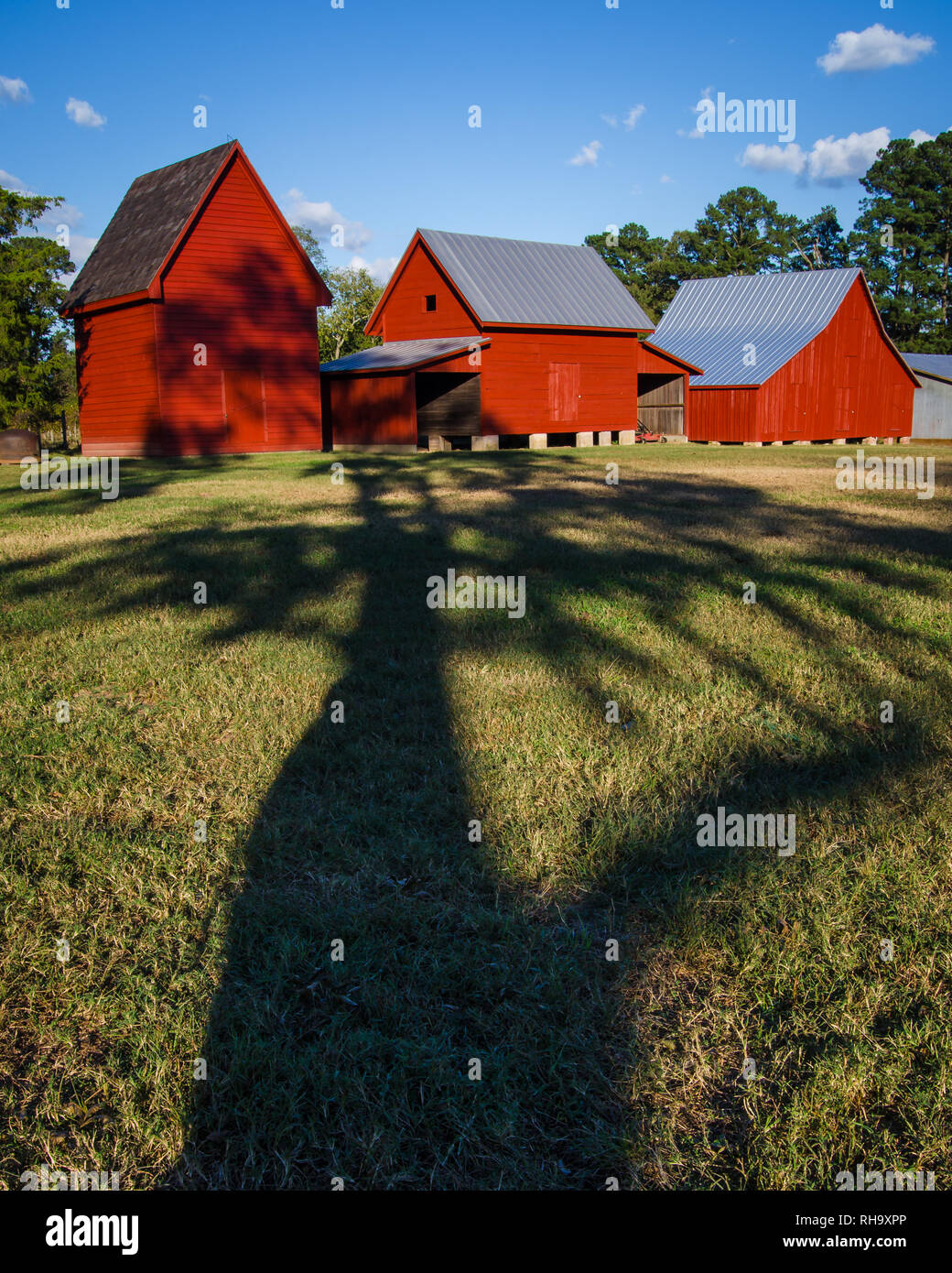 Old barns hi-res stock photography and images - Alamy