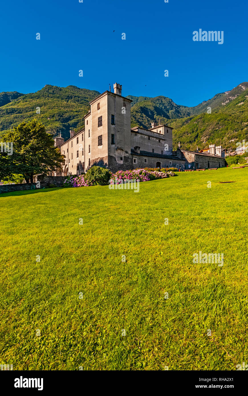 Valle daosta issogne castle hi-res stock photography and images - Alamy