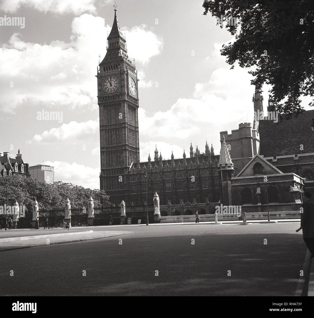 1950s houses of parliament hi-res stock photography and images - Alamy