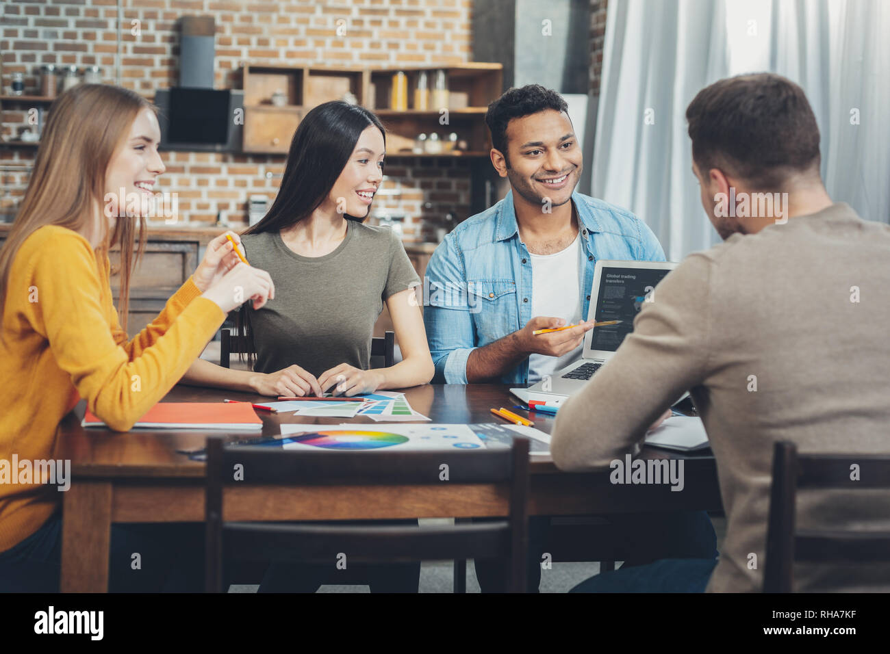 Four colleagues hi-res stock photography and images - Alamy