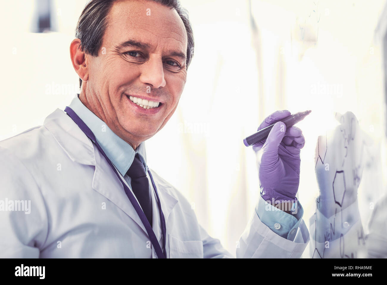 Chemist wearing labcoat hi-res stock photography and images - Alamy