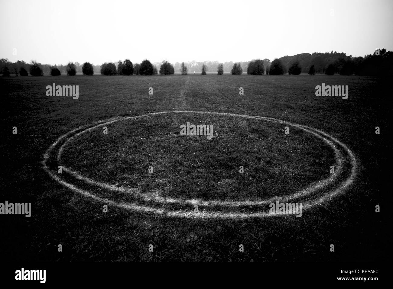 Crop circles hi-res stock photography and images - Alamy