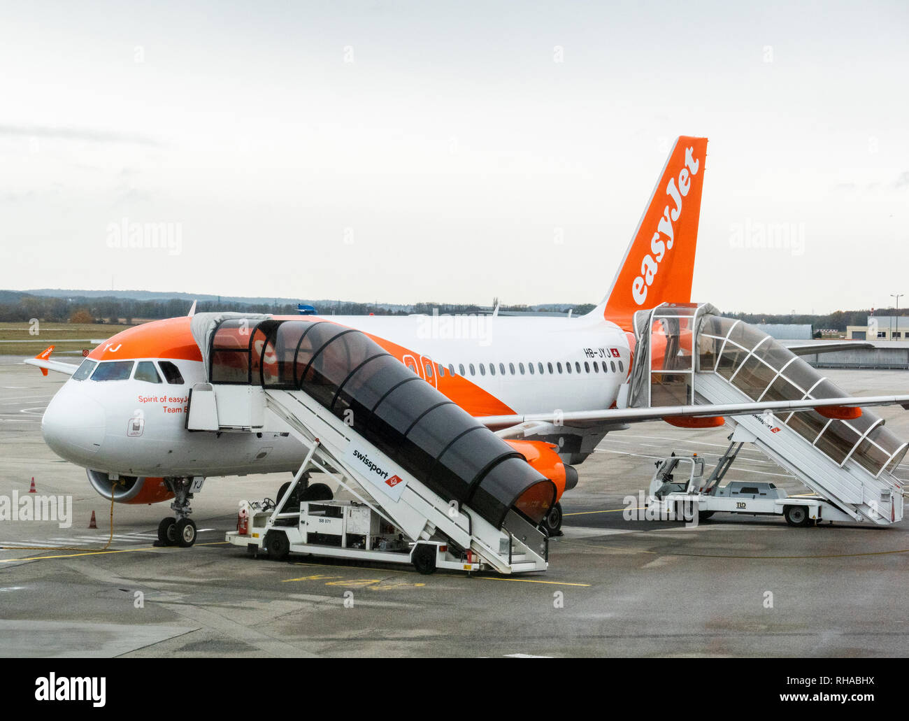 Airbus a319 operated easyjet switzerland hi-res stock photography and ...