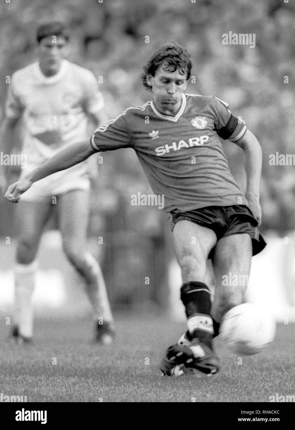 BRYAN ROBSON, MANCHESTER UNITED FC, , 1986 Stock Photo - Alamy