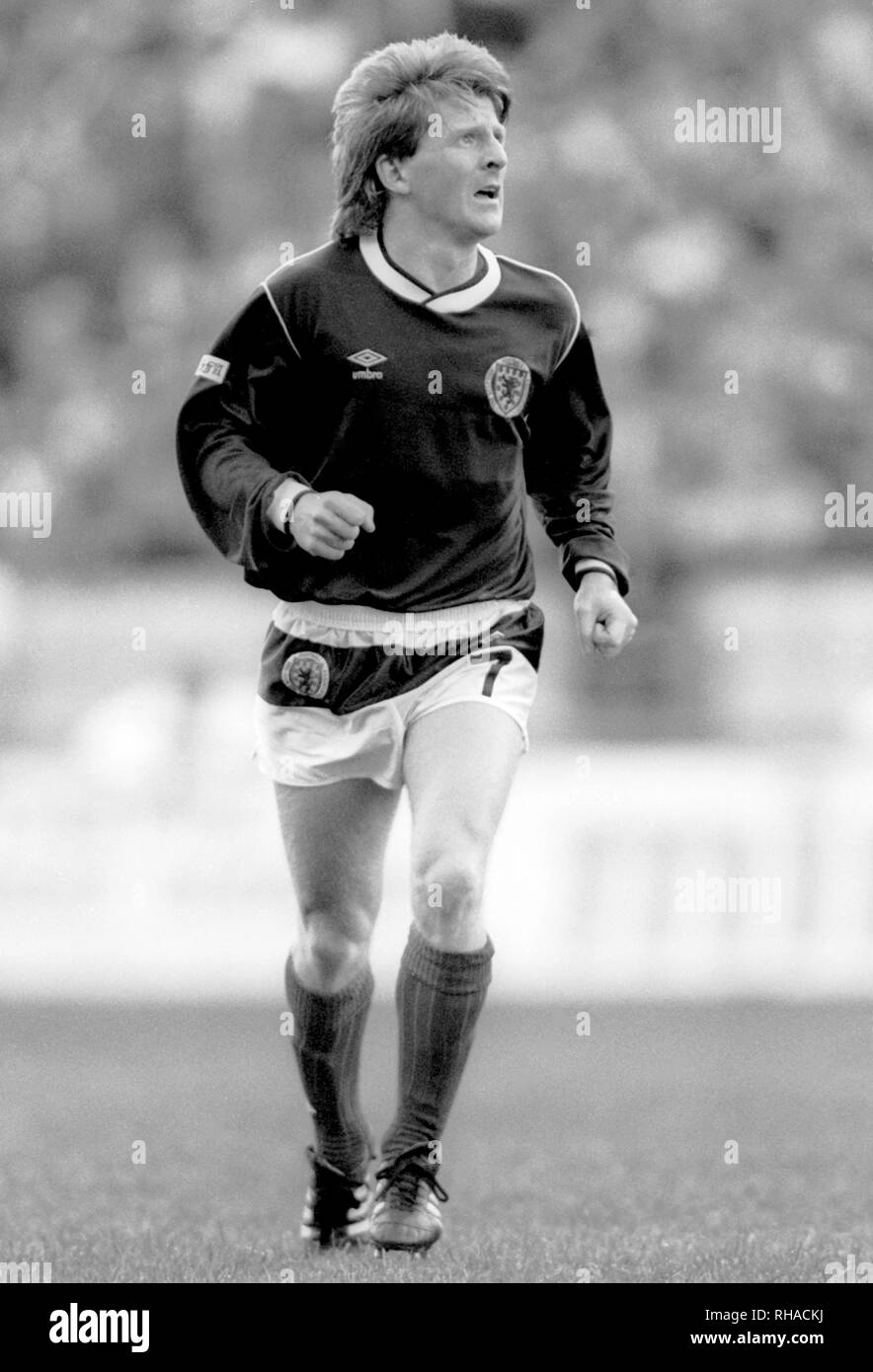 GORDON STRACHAN, SCOTLAND and MANCHESTER UNITED, , 1986 Stock Photo - Alamy