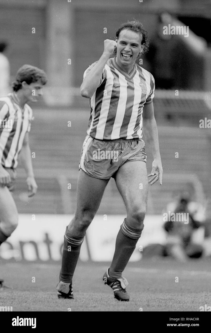 Mel Sterland High Resolution Stock Photography and Images - Alamy