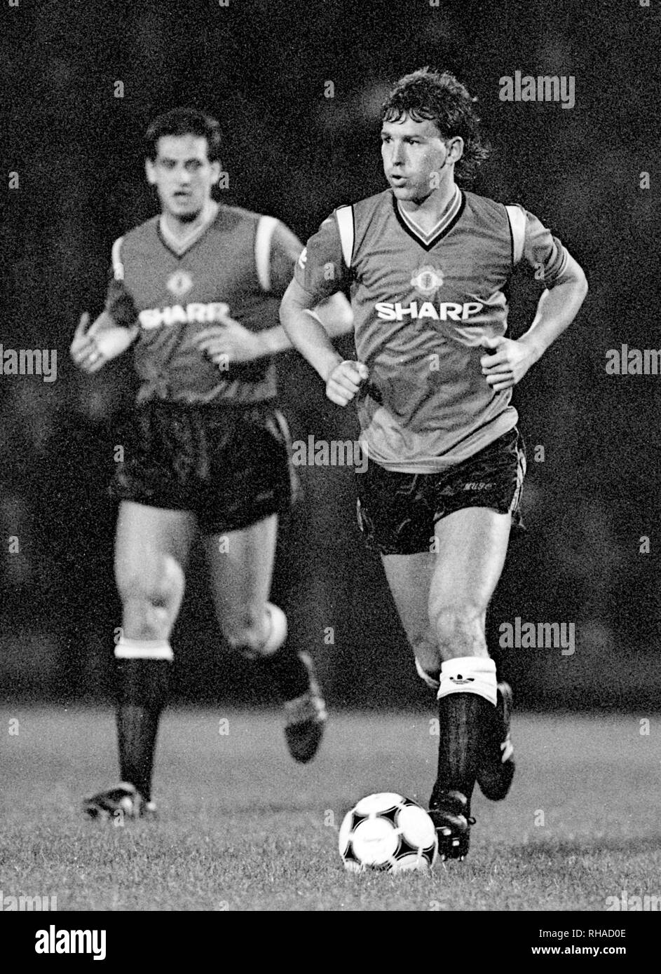 BRYAN ROBSON, MANCHESTER UNITED FC, , 1985 Stock Photo - Alamy