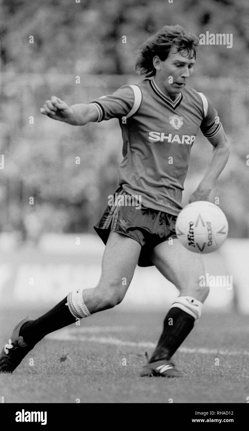 BRYAN ROBSON, MANCHESTER UNITED FC, , 1985 Stock Photo - Alamy
