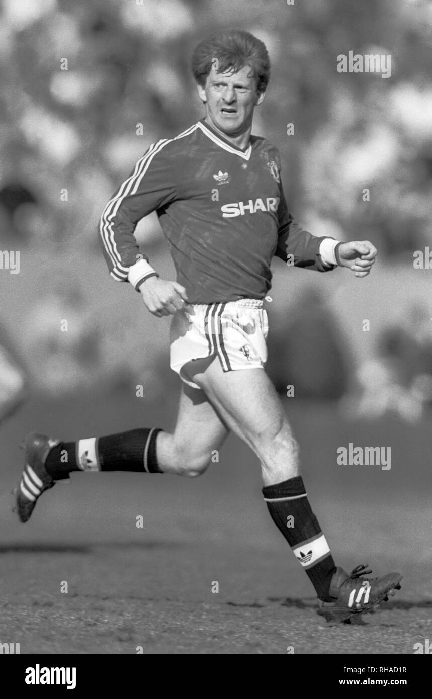 GORDON STRACHAN, MANCHESTER UNITED FC, , 1987 Stock Photo - Alamy