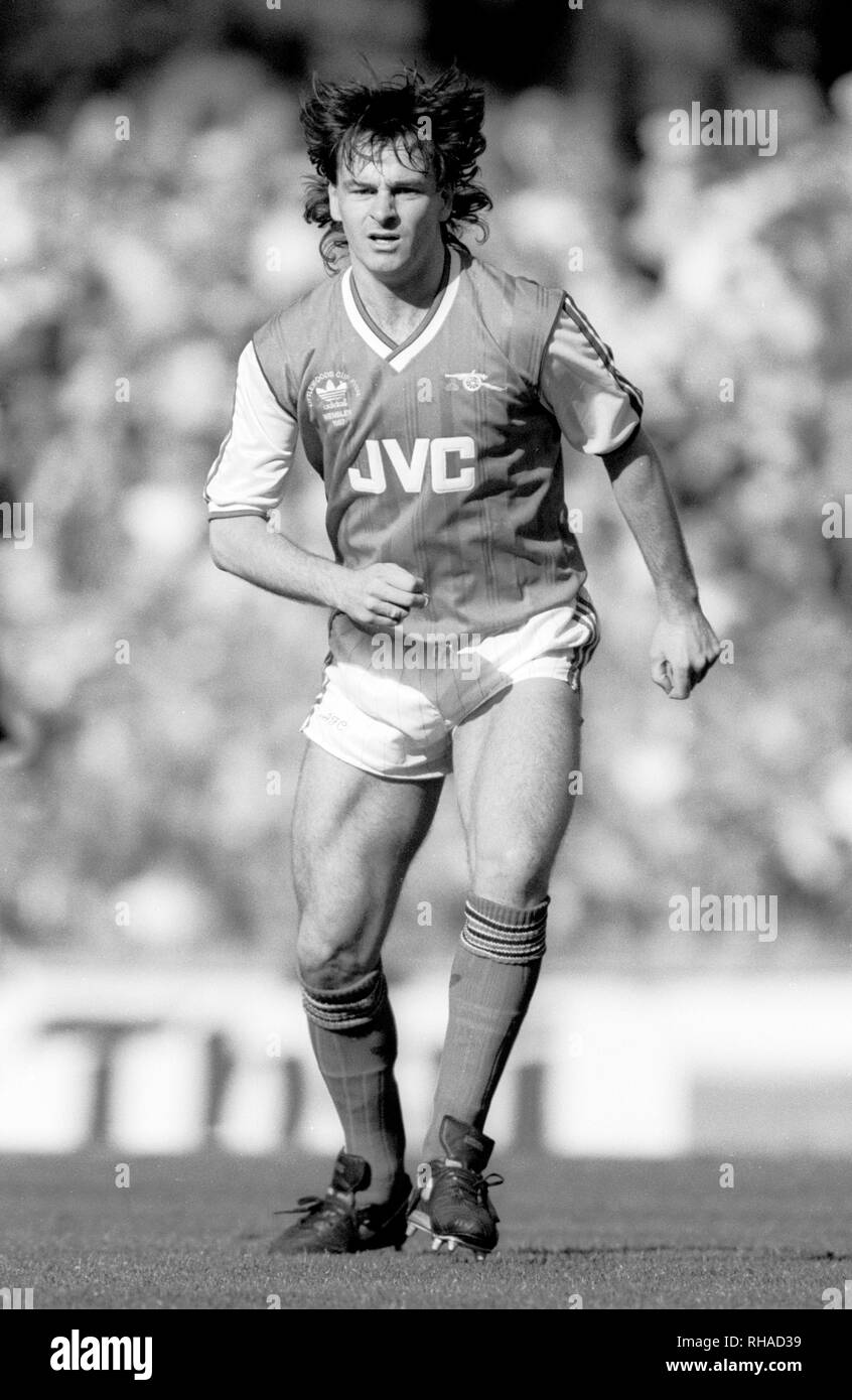 Charlie nicholas arsenal Black and White Stock Photos & Images - Alamy