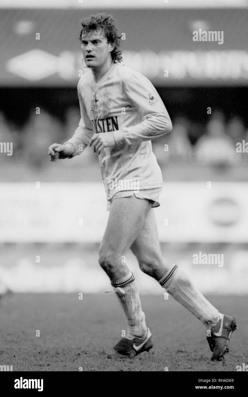 GLENN HODDLE, TOTTENHAM HOTSPUR FC, , 1985 Stock Photo - Alamy GLENN HODDLE, TOTTENHAM HOTSPUR FC, , 1985 Stock Photo - Alamy