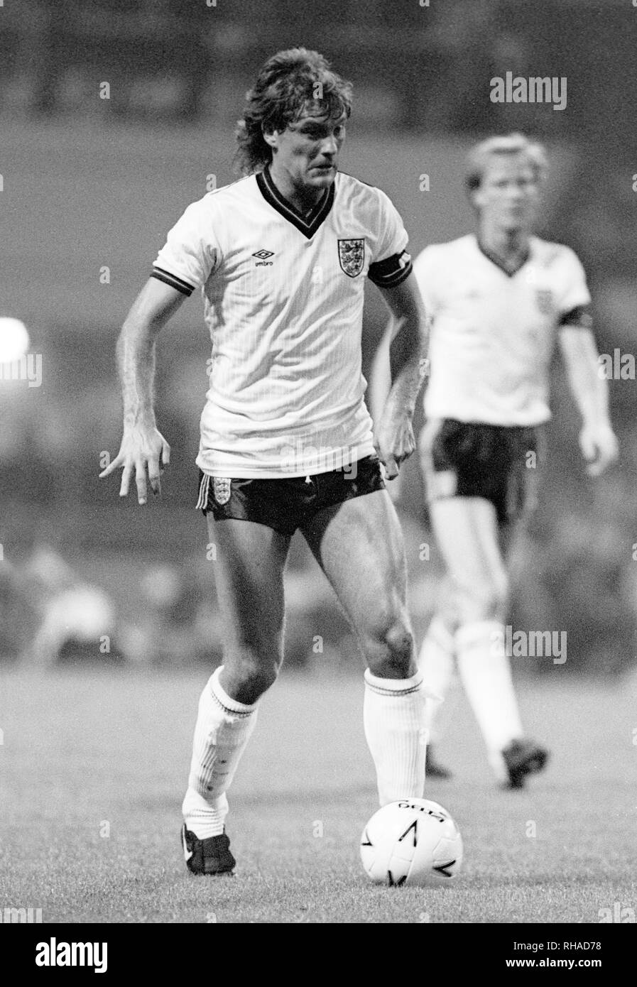GLENN HODDLE, ENGLAND and TOTTENHAM HOTSPUR FC, , 1985 Stock Photo - Alamy GLENN HODDLE, ENGLAND and TOTTENHAM HOTSPUR FC, , 1985 Stock Photo - Alamy