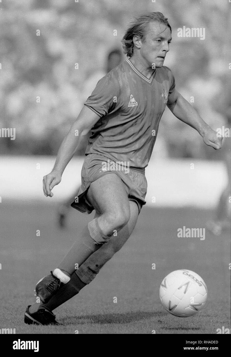 JOHN BUMSTEAD, CHELSEA FC, , 1985 Stock Photo - Alamy