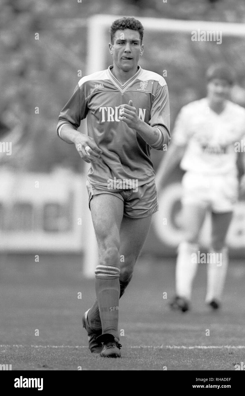 Vinnie jones football hi-res stock photography and images - Alamy