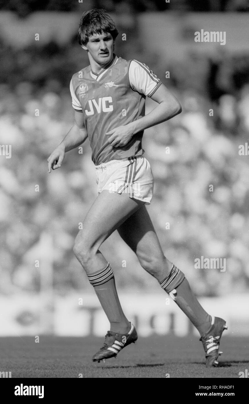 TONY ADAMS, ARSENAL FC, , 1987 Stock Photo - Alamy