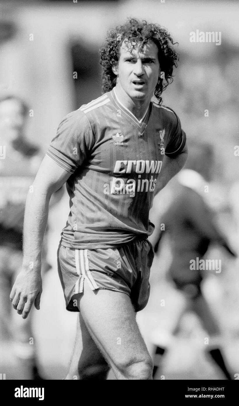 Craig johnston liverpool fc hi-res stock photography and images - Alamy