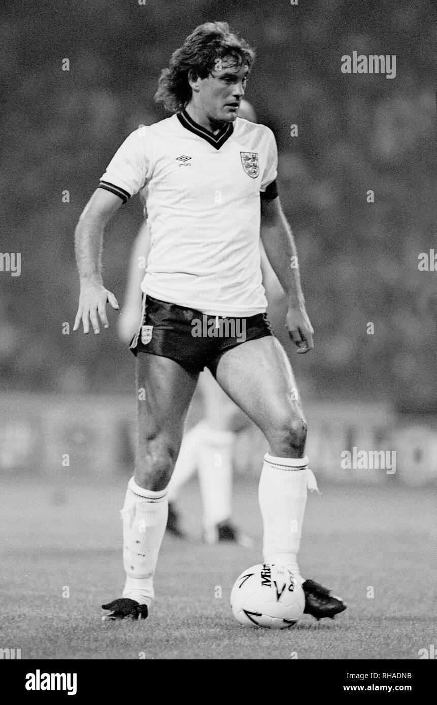 GLENN HODDLE, ENGLAND and TOTTENHAM HOTSPUR FC, , 1985 Stock Photo - Alamy GLENN HODDLE, ENGLAND and TOTTENHAM HOTSPUR FC, , 1985 Stock Photo - Alamy