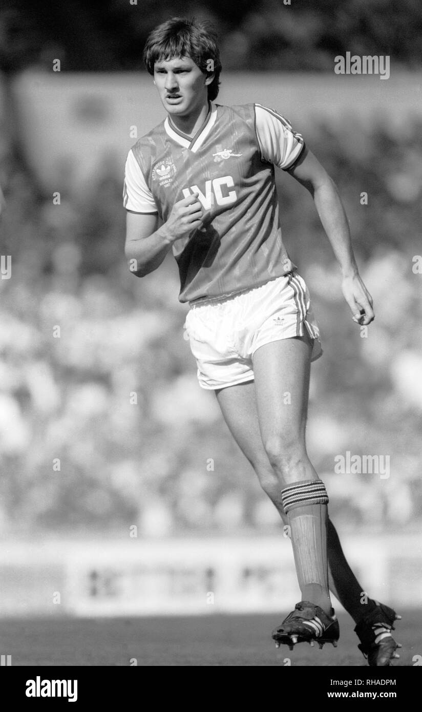 TONY ADAMS, ARSENAL FC, , 1987 Stock Photo - Alamy