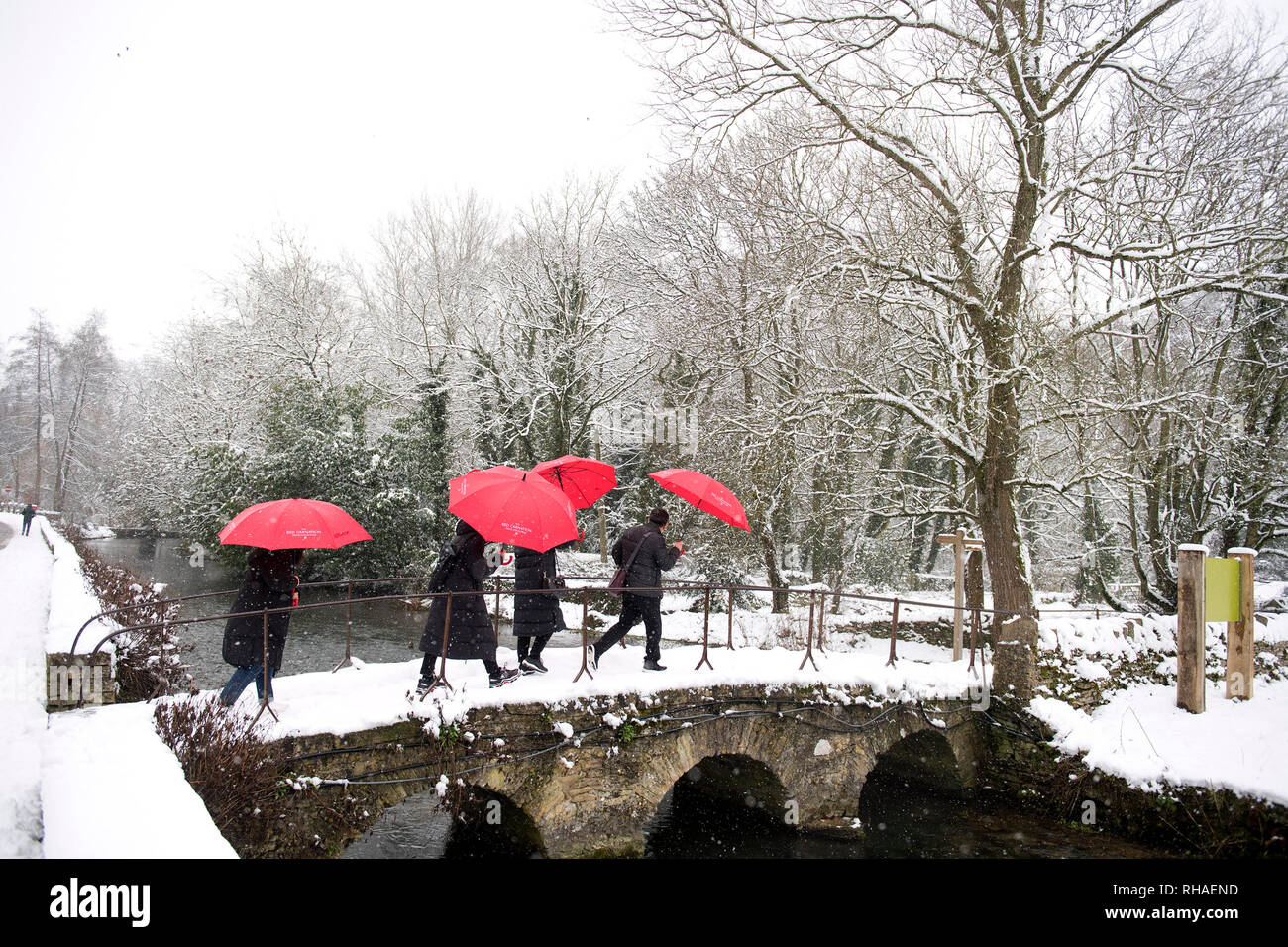 Cotswolds bibury winter snow hi-res stock photography and images - Alamy