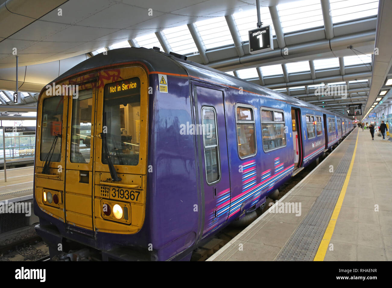 Delay sign train hi-res stock photography and images - Alamy
