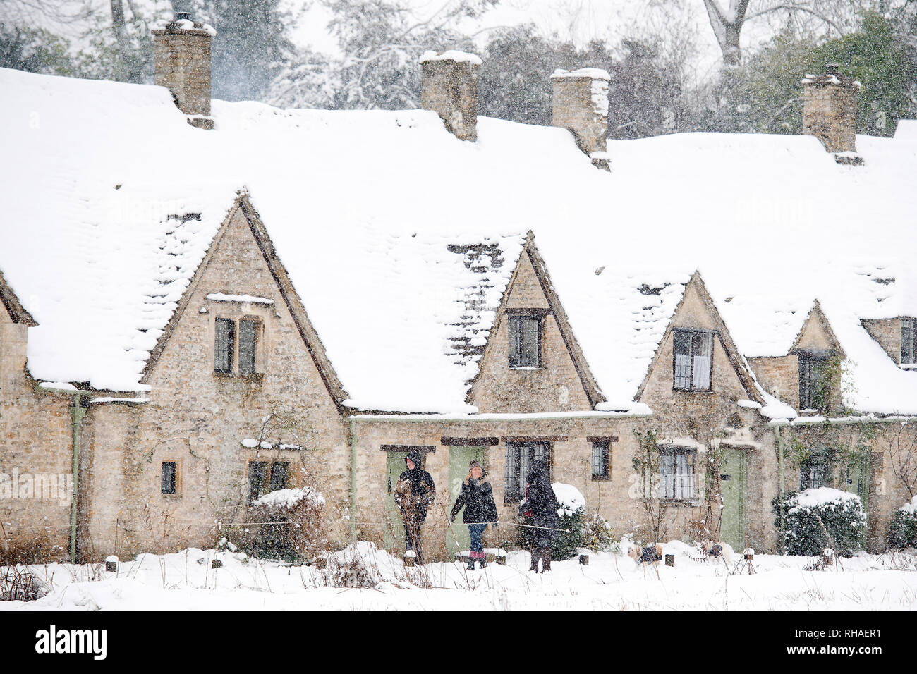 Cotswolds bibury winter snow hi-res stock photography and images - Alamy