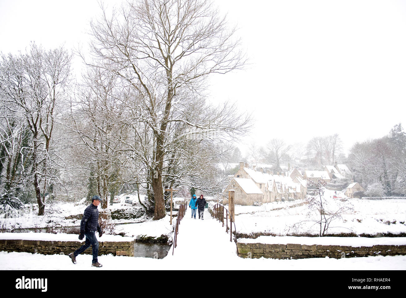 Cotswolds bibury winter snow hi-res stock photography and images - Alamy