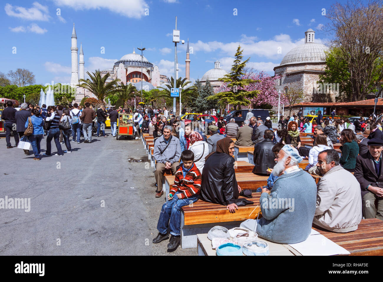 Istanbul people hi-res stock photography and images - Alamy