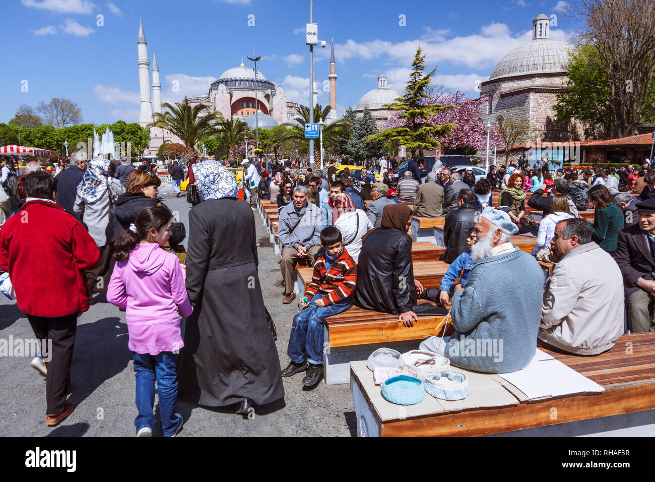 Istanbul people hi-res stock photography and images - Alamy