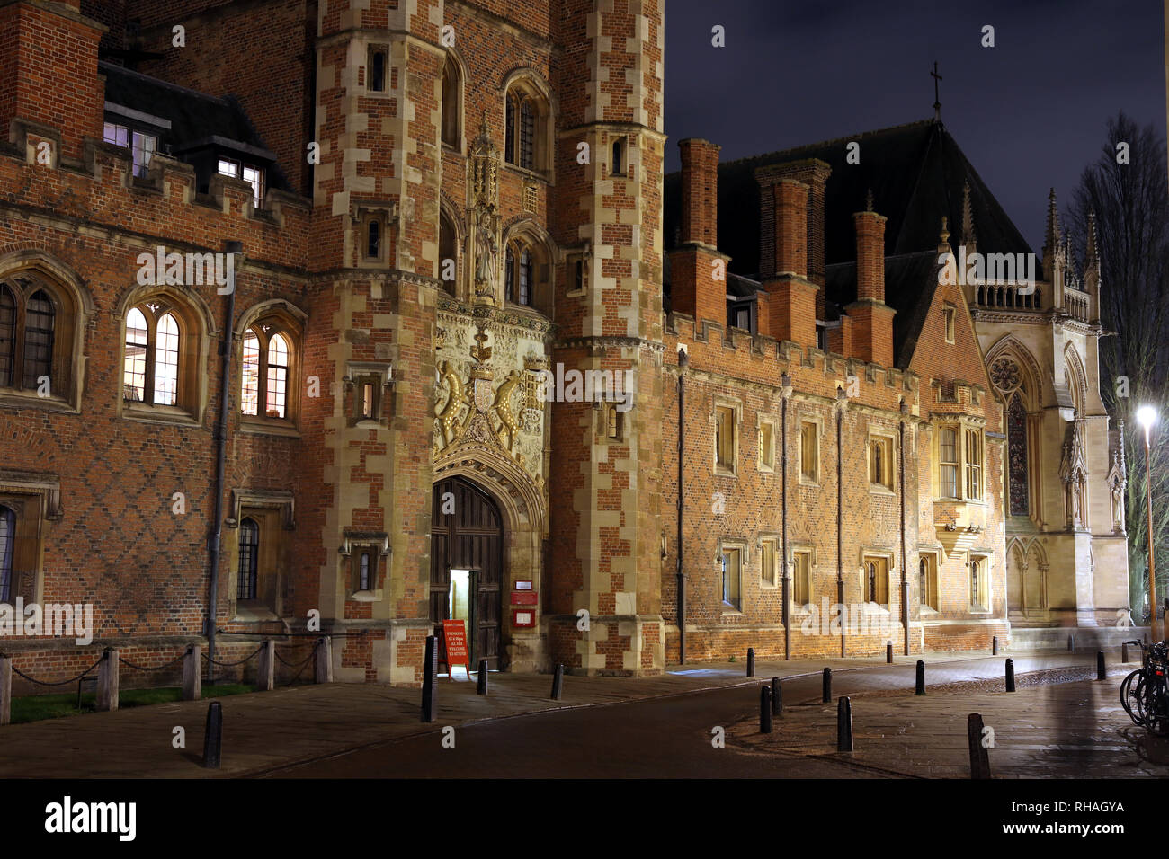 Cambridge at night hi-res stock photography and images - Alamy