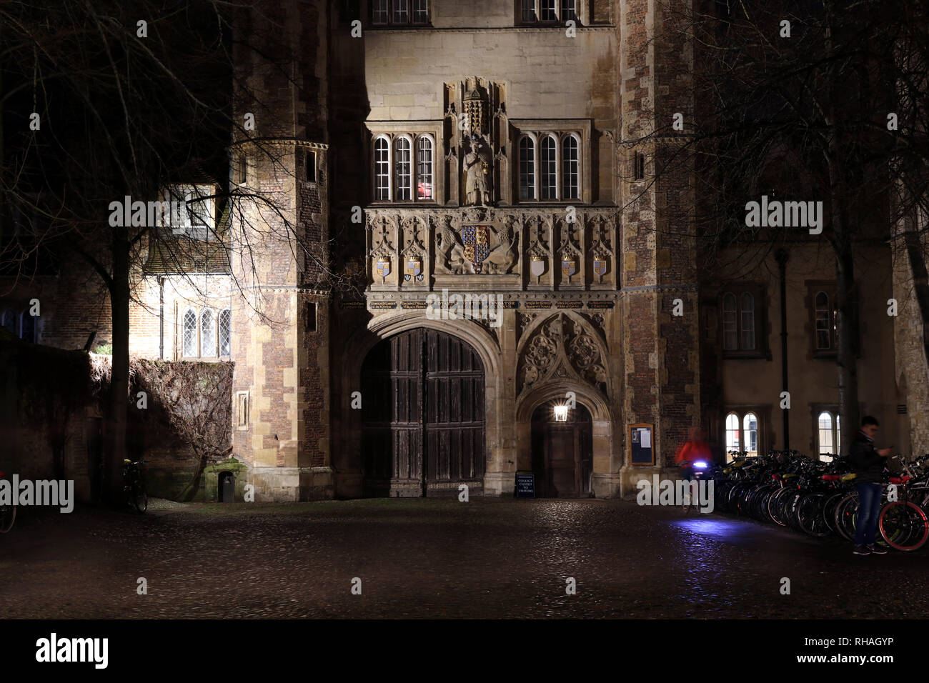 Main gate of Trinity College at Night in Cambridge, England Stock Photo ...