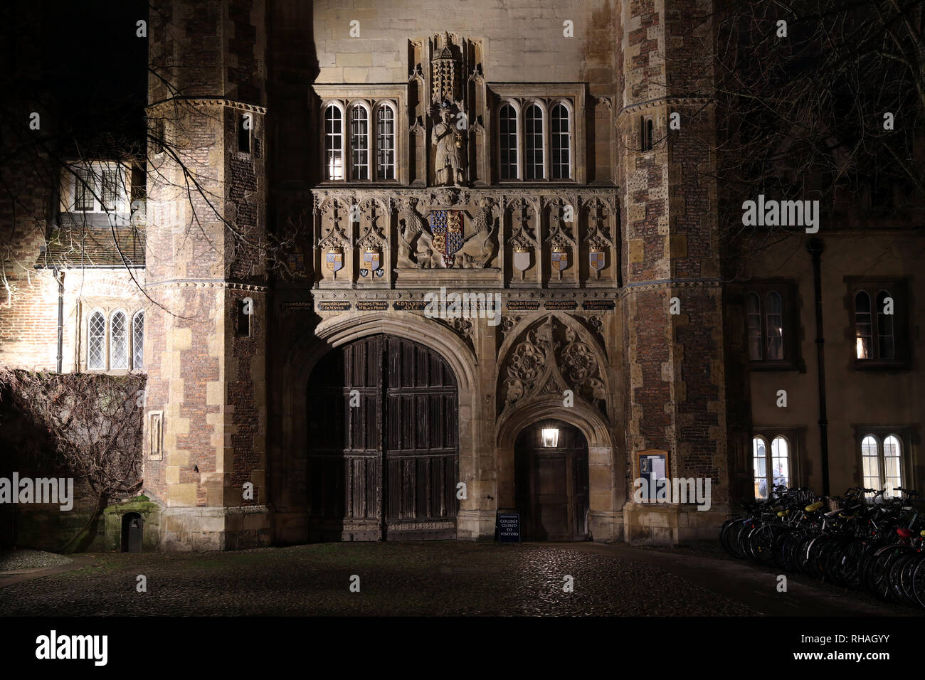 Main gate of Trinity College at Night in Cambridge, England Stock Photo ...