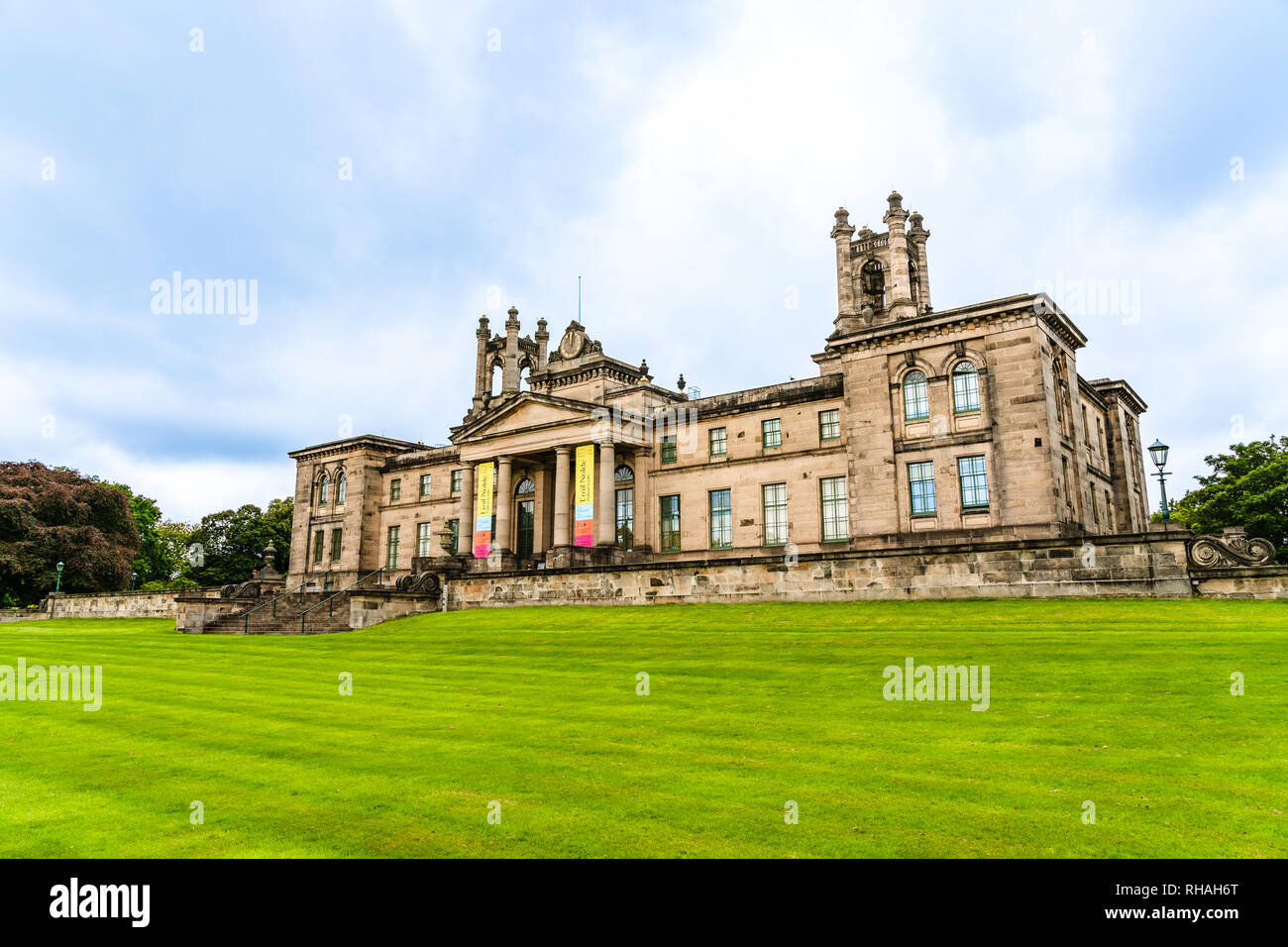 Manor house art gallery hi-res stock photography and images - Alamy