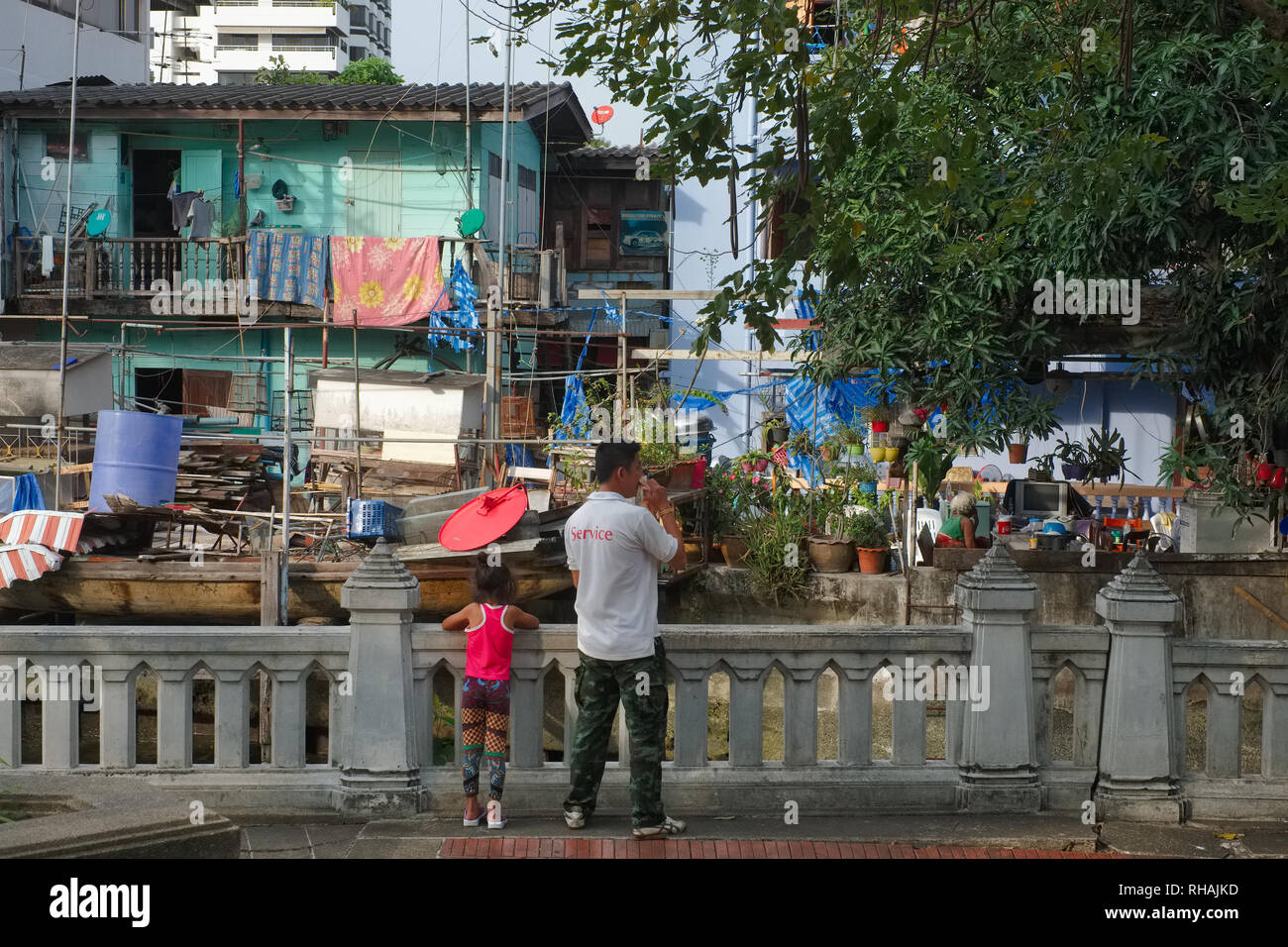 Bangkok slum hi-res stock photography and images - Alamy