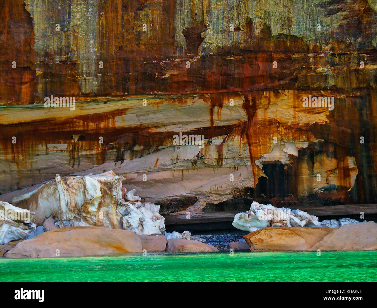 Painted Cliff, Pictured Rocks National Lakeshore, Munising, Michigan ...