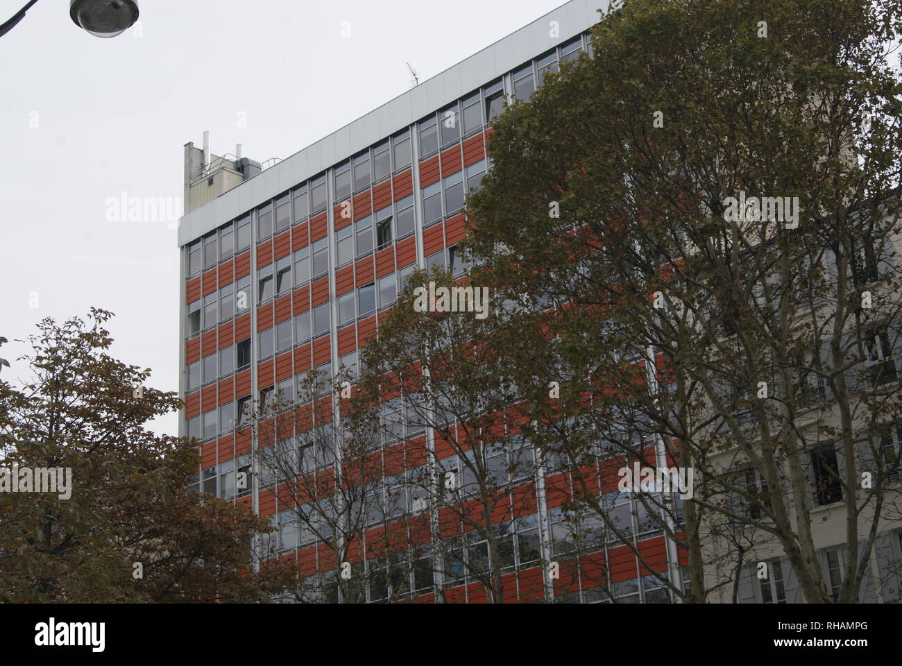 Fenêtres paris hi-res stock photography and images - Alamy