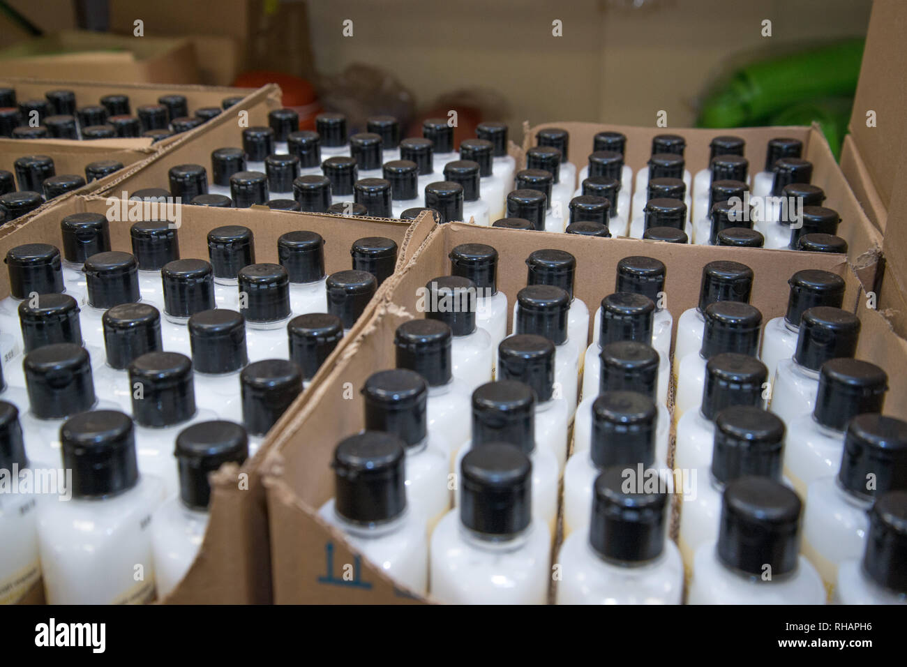 Packaging of cosmetic spray made from aluminum and plastic bottle caps ...
