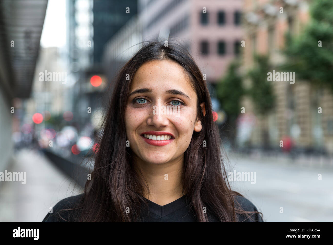 Olive skinned hi-res stock photography and images - Alamy