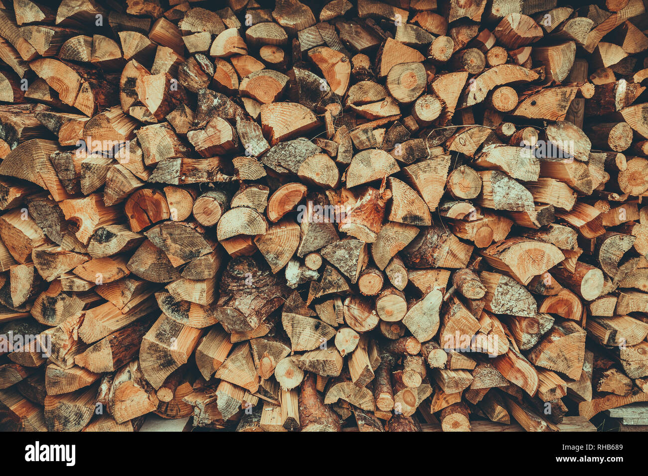 wood staple for firewood Stock Photo - Alamy