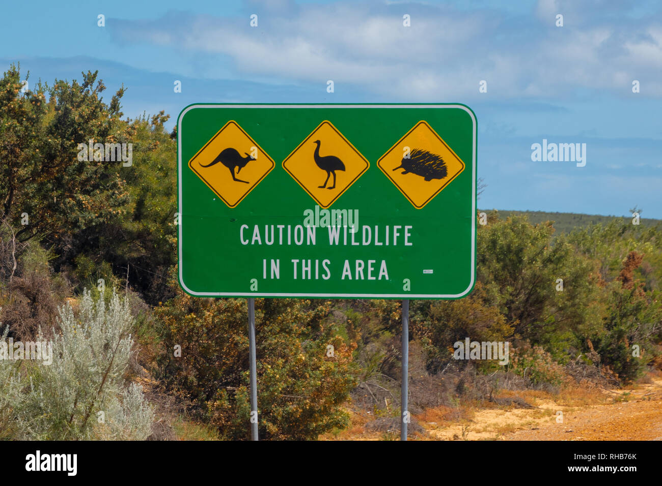 Road sign emu australia hi-res stock photography and images - Alamy