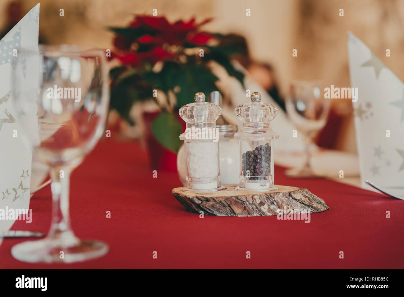 Red dinner decoraton Stock Photo - Alamy