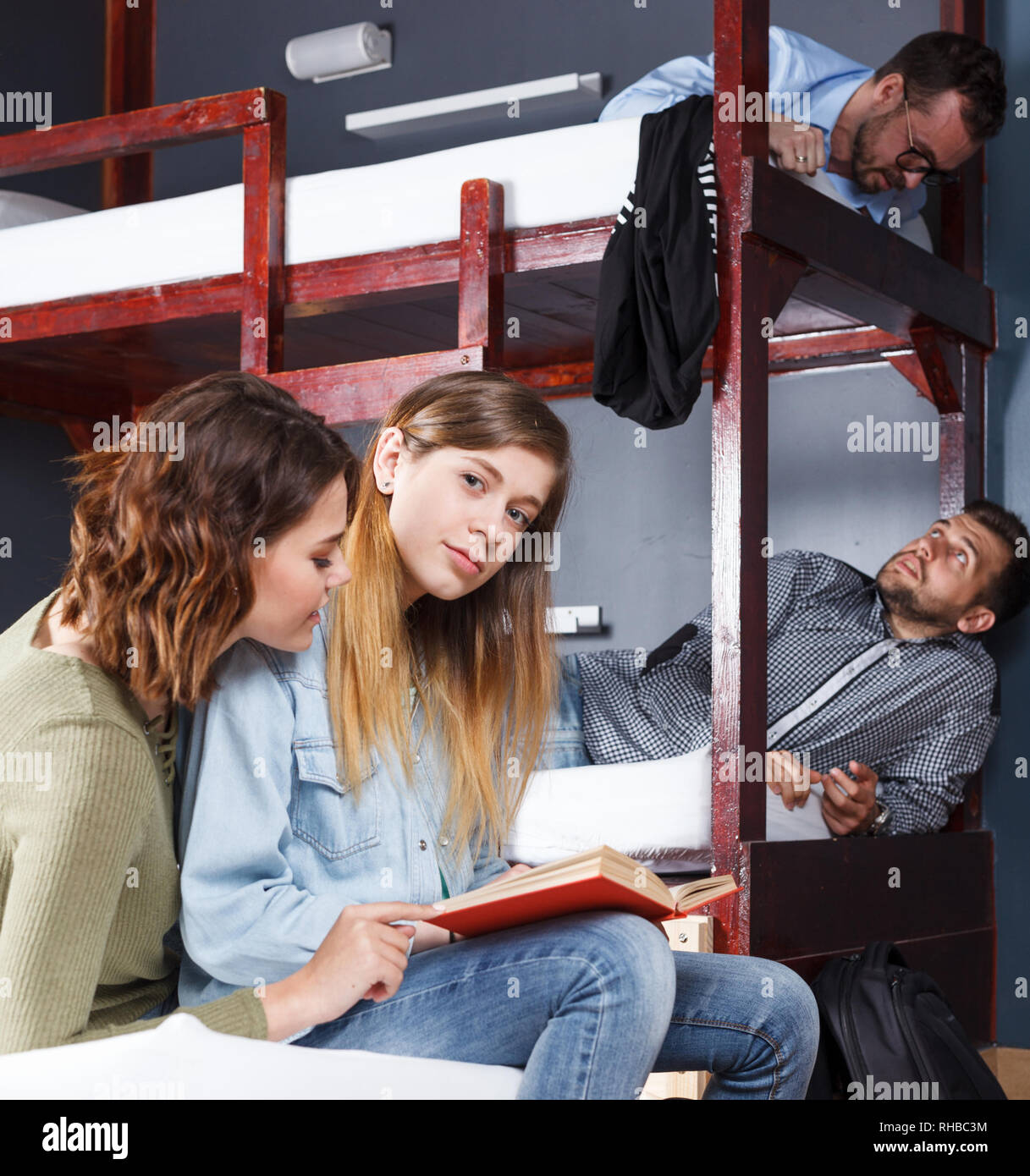 Bunk Beds Girls High Resolution Stock Photography and Images - Alamy