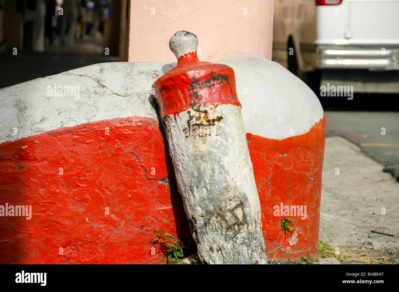 Red cannon hi-res stock photography and images - Alamy
