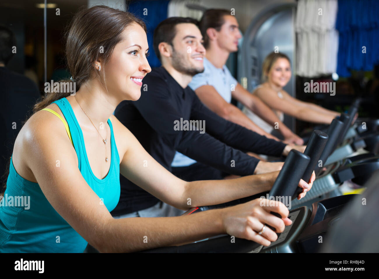 Fitness training group gymnasium running hi-res stock photography and ...